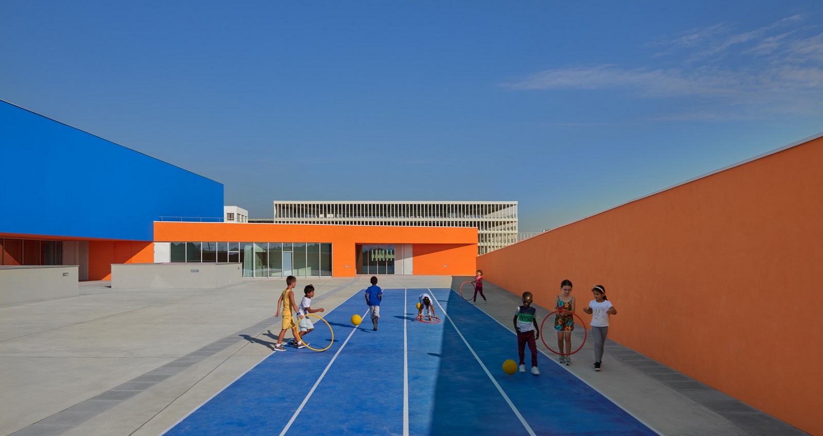 Urban Integration and Porous Design - foinaad